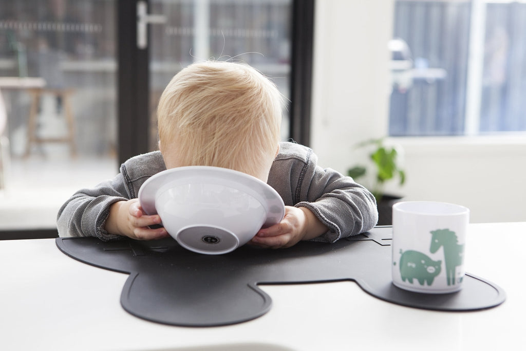 9 practical tips to keep kids at the table