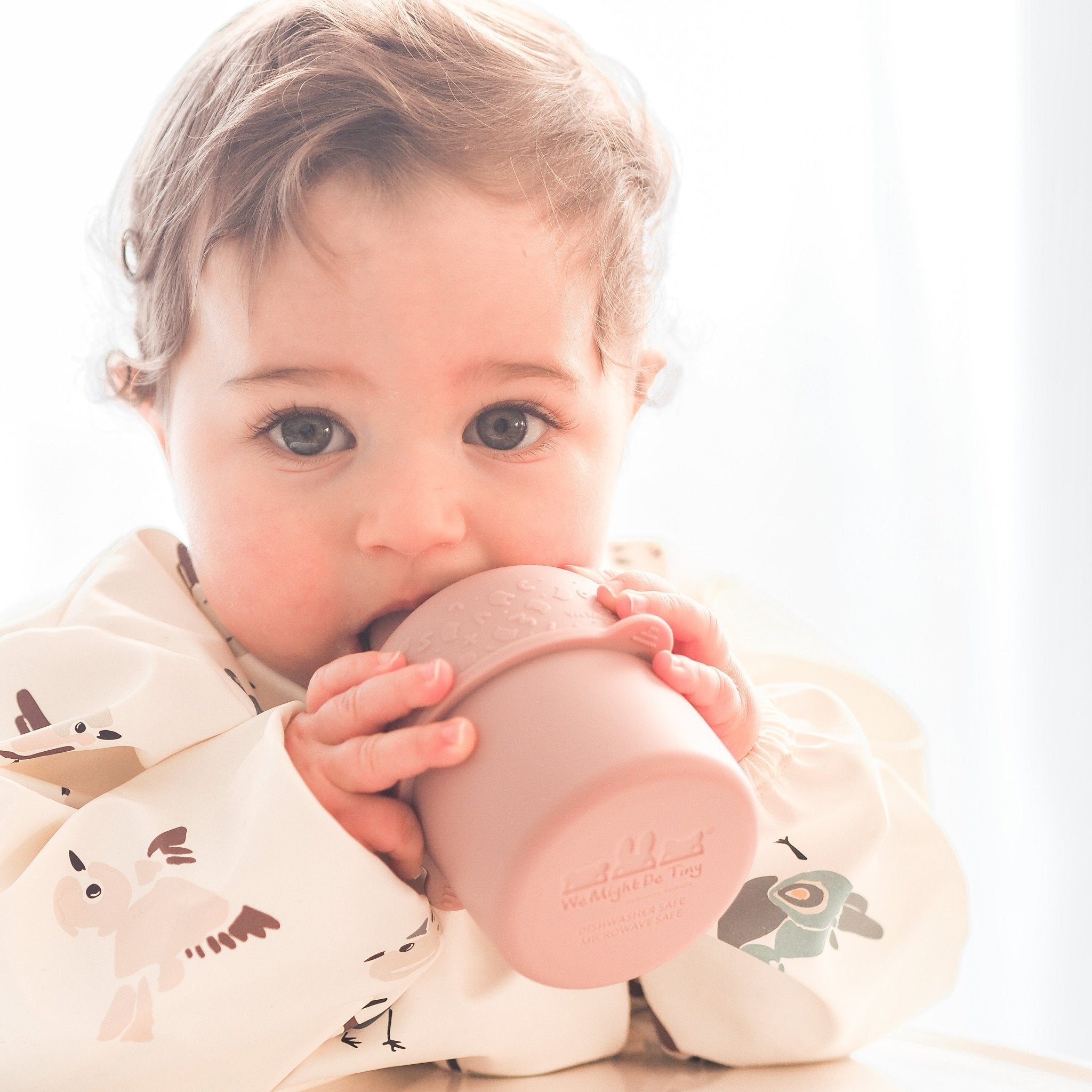 How to Transition your Baby from 🍼 Bottle to Cup